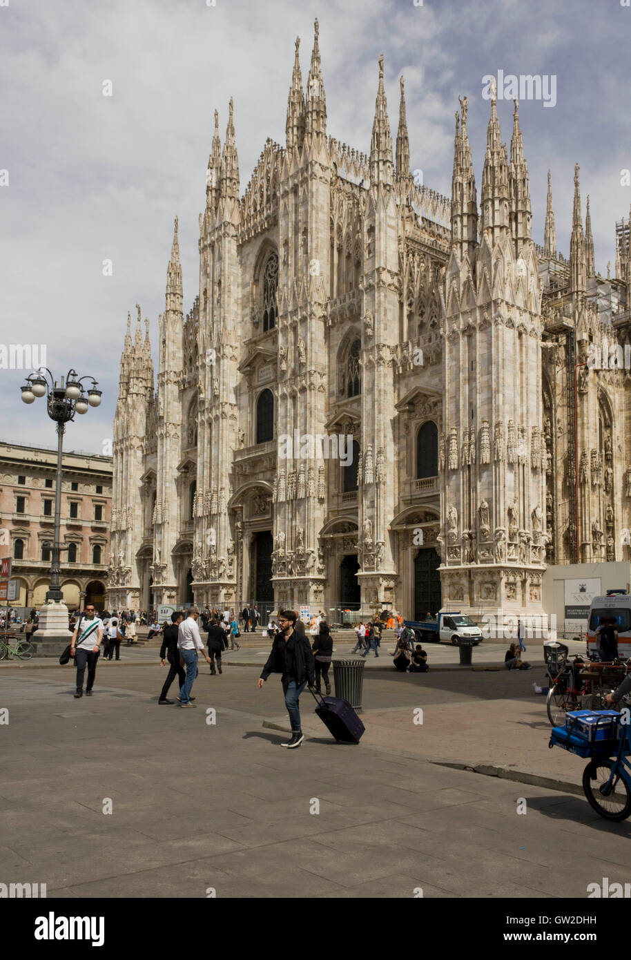 Milan duomo 2015 hi-res stock photography and images - Alamy