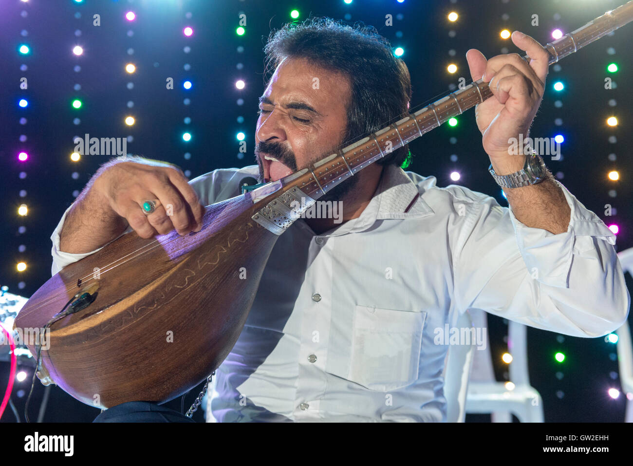 Kurdish music hi-res stock photography and images - Alamy