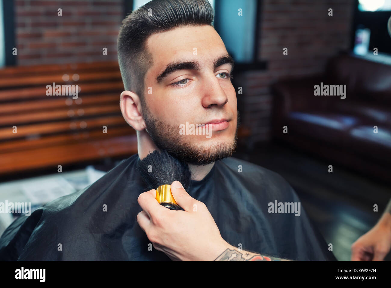 Barber grooming hi-res stock photography and images - Alamy