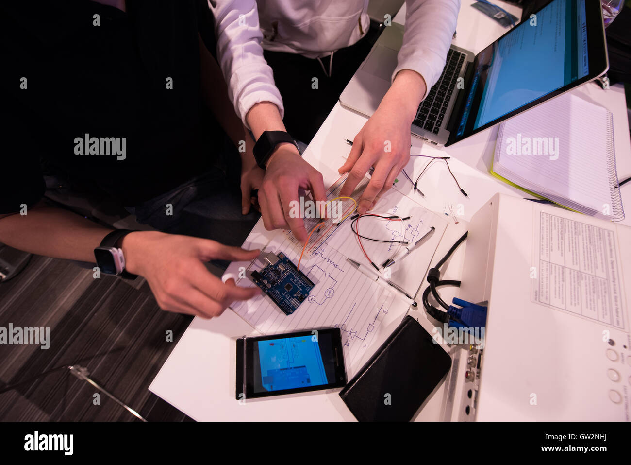 it students in computer science classroom working together on project ...