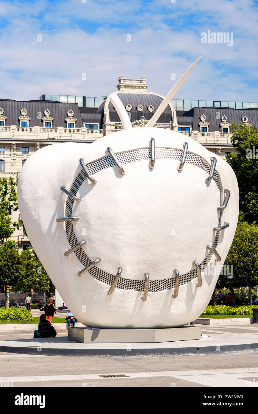 Apple sculpture in Milan Stock Photo - Alamy