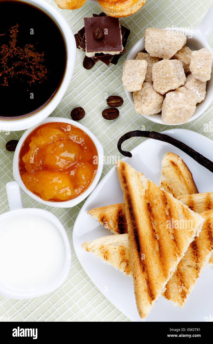 Coffee break arrangement hi-res stock photography and images - Alamy