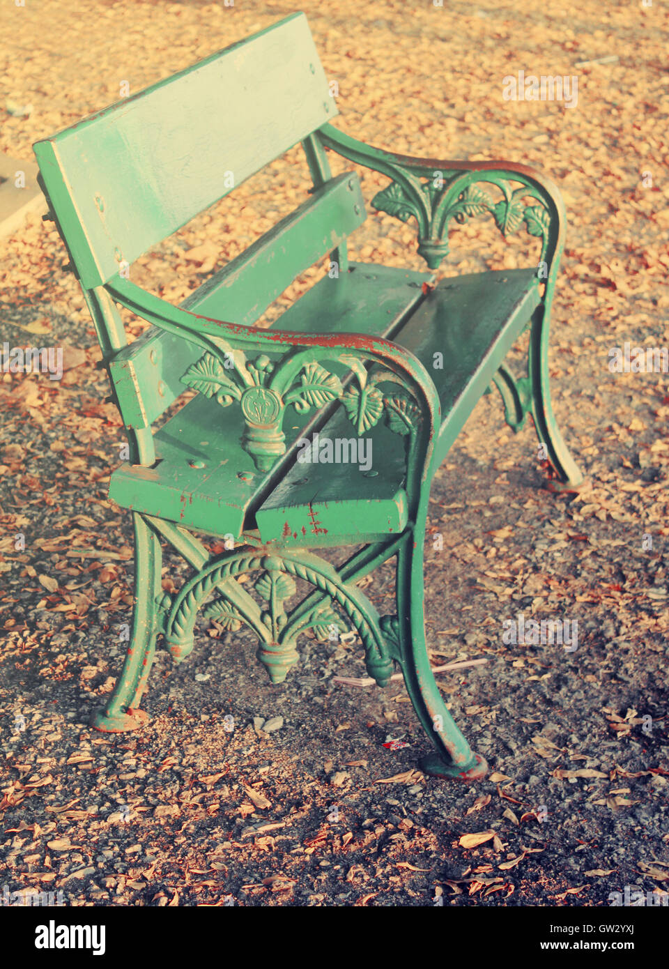 One single bench chair hi-res stock photography and images - Alamy