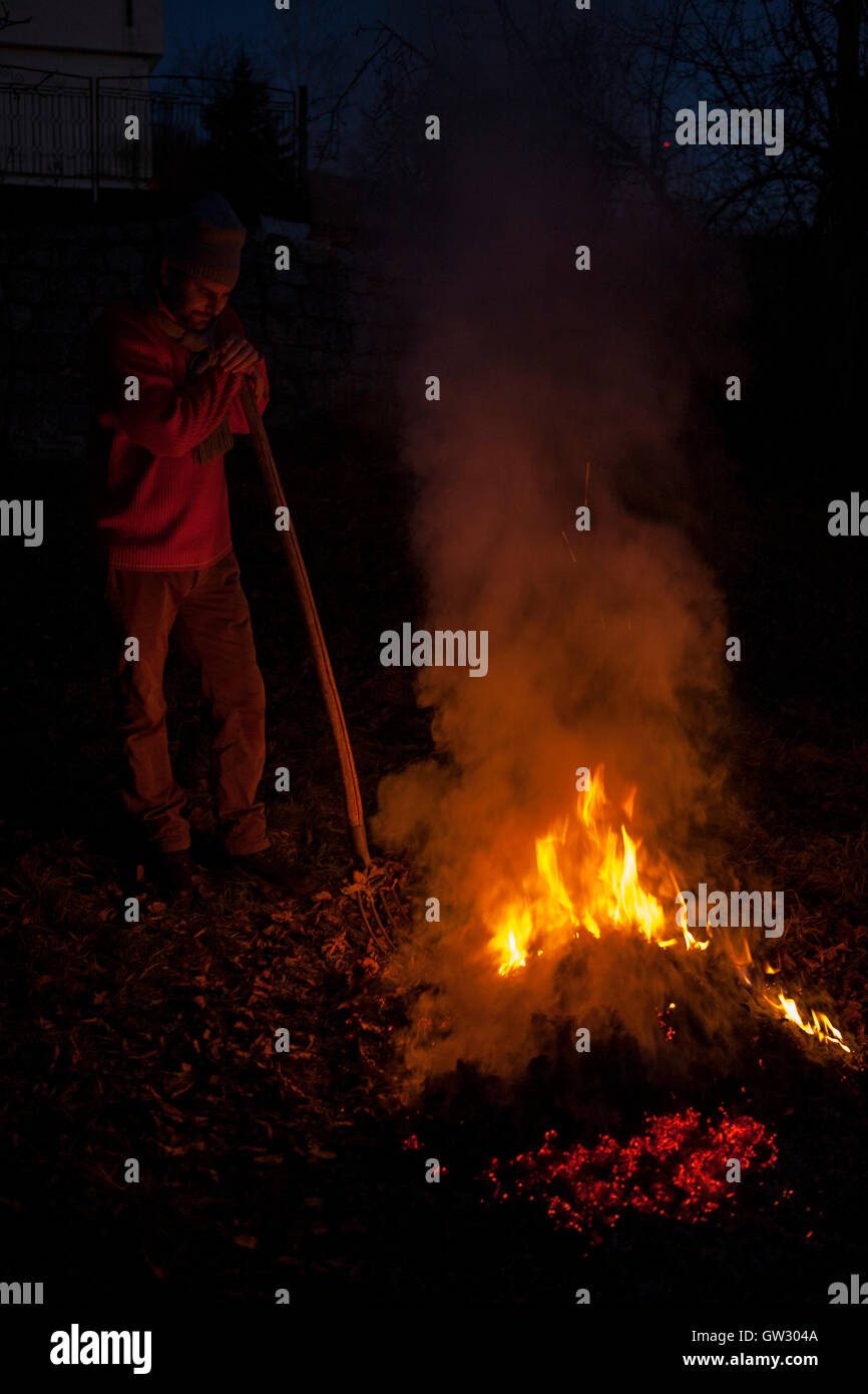 Rural backyard fire hi-res stock photography and images - Alamy