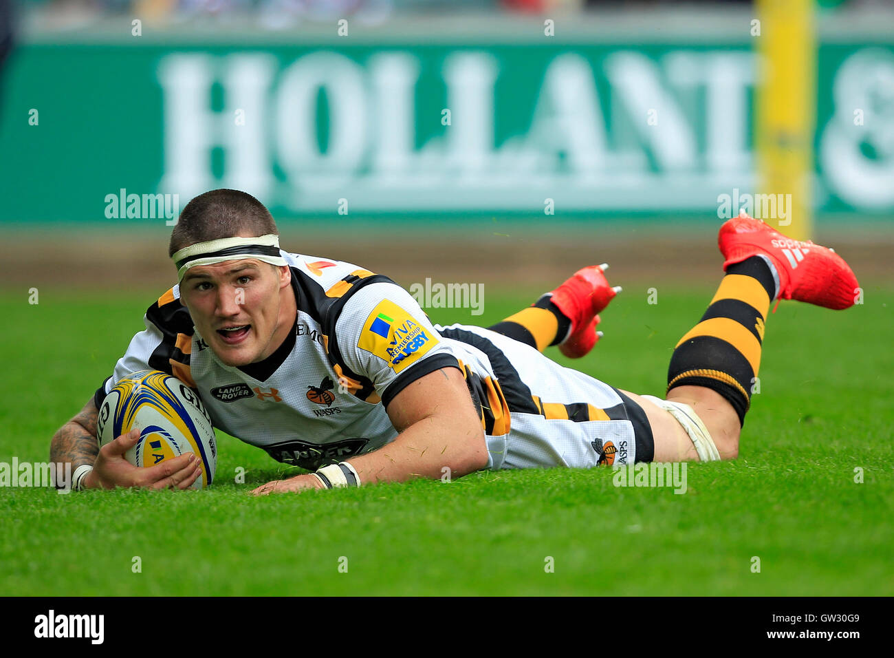 Wasps guy thompson scores hi-res stock photography and images - Alamy