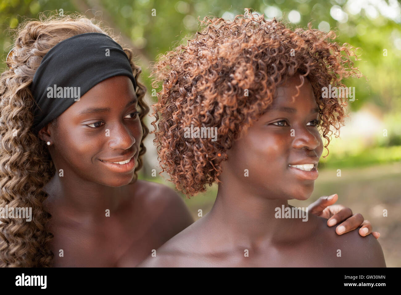 2 back sisters Stock Photo - Alamy
