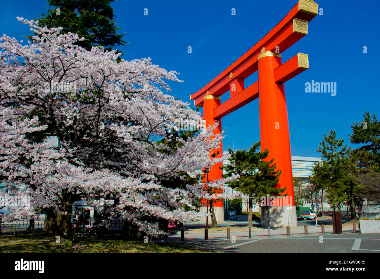 Heian shrine gates hi-res stock photography and images - Alamy