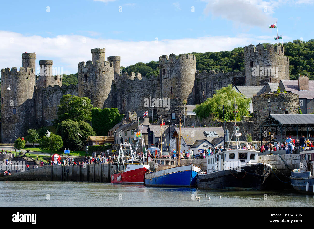 Conwy harbour harbor hi-res stock photography and images - Alamy