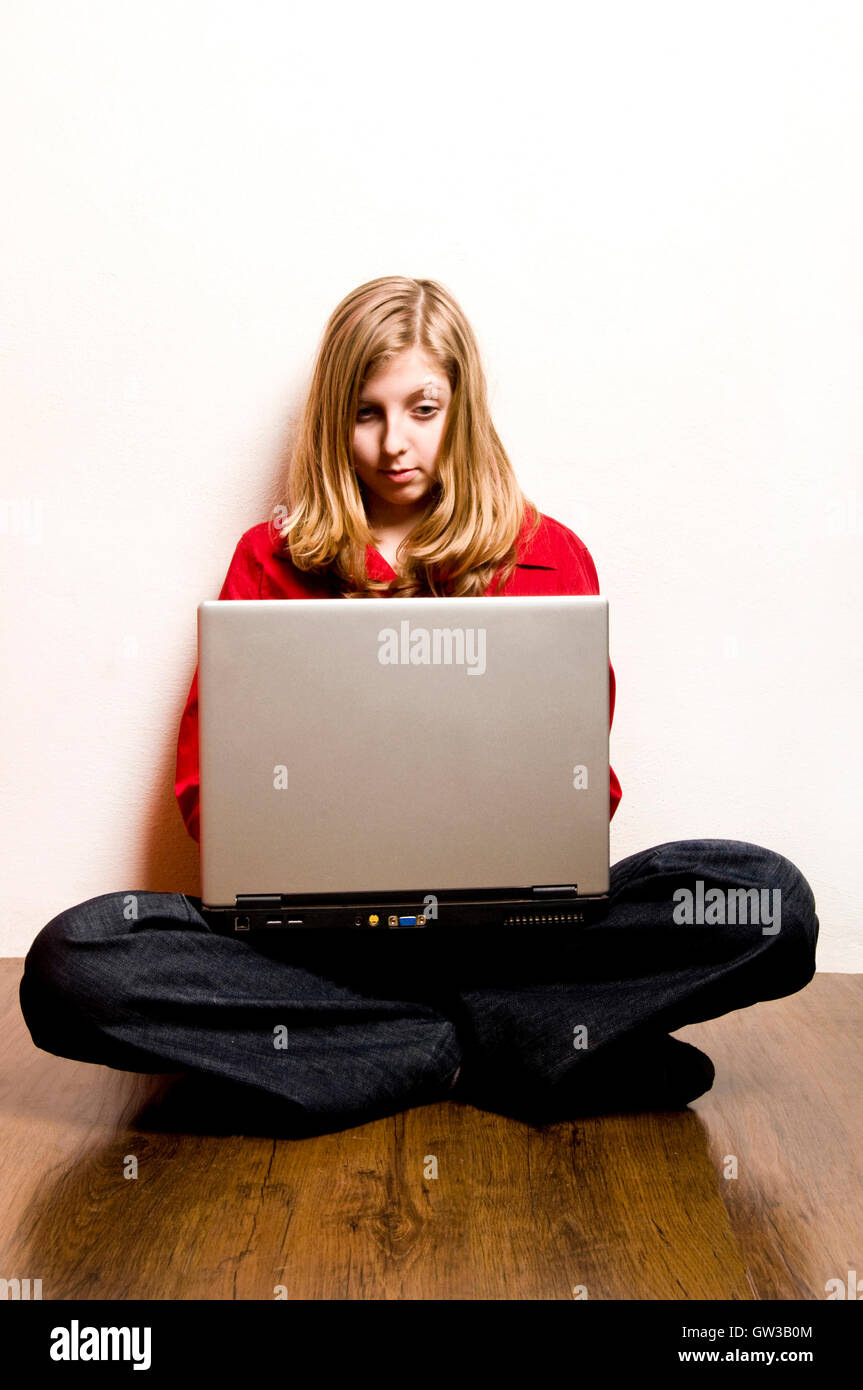 Tween girl face surprised hi-res stock photography and images - Alamy