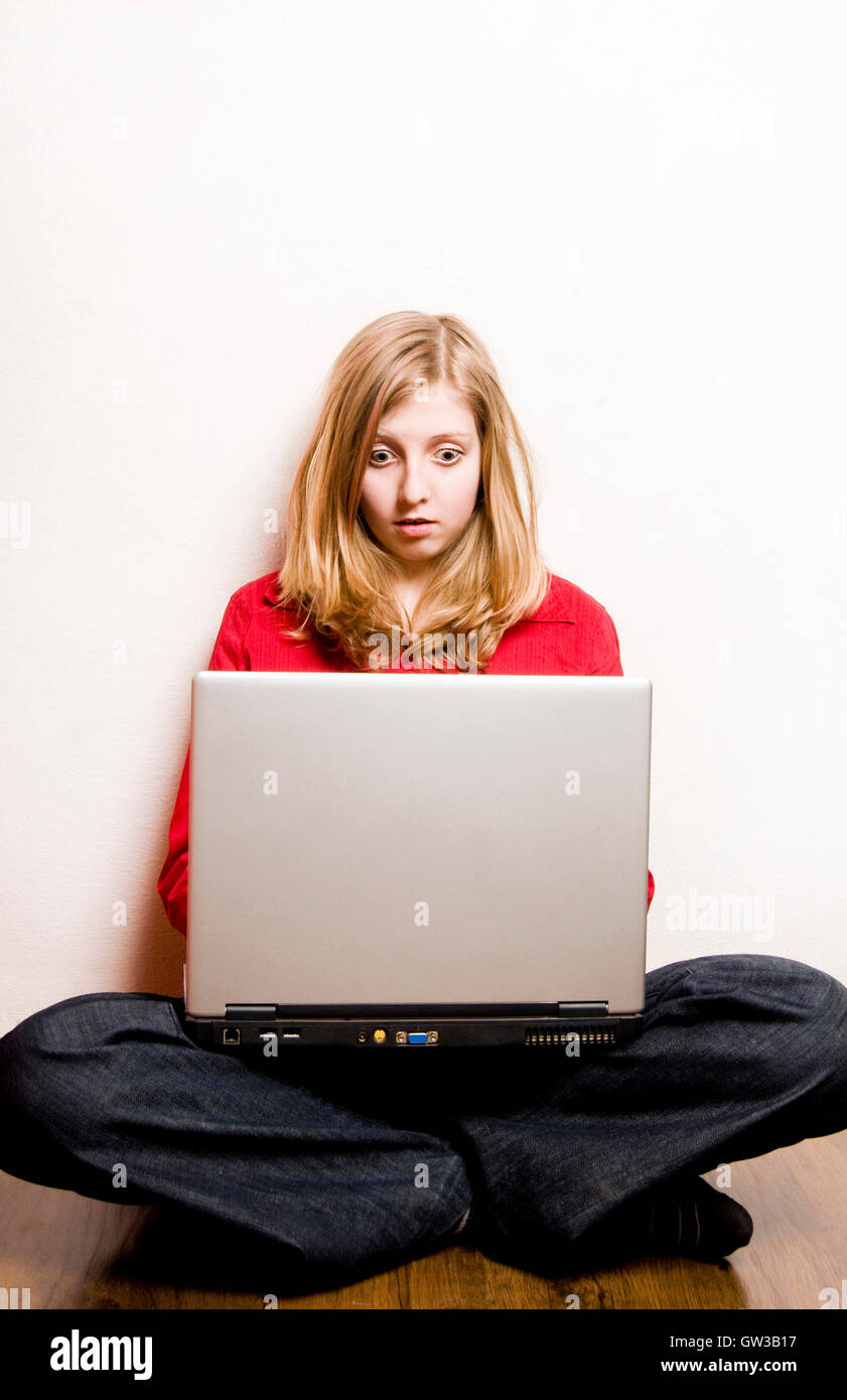 Tween girl face surprised hi-res stock photography and images - Alamy