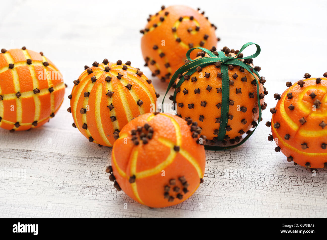 spiced orange pomander balls, scented christmas decoration Stock Photo ...
