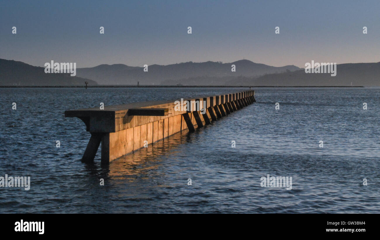 Structure in the water hi-res stock photography and images - Alamy