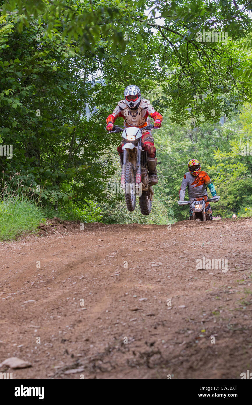 Motorbike jumping hi-res stock photography and images - Alamy
