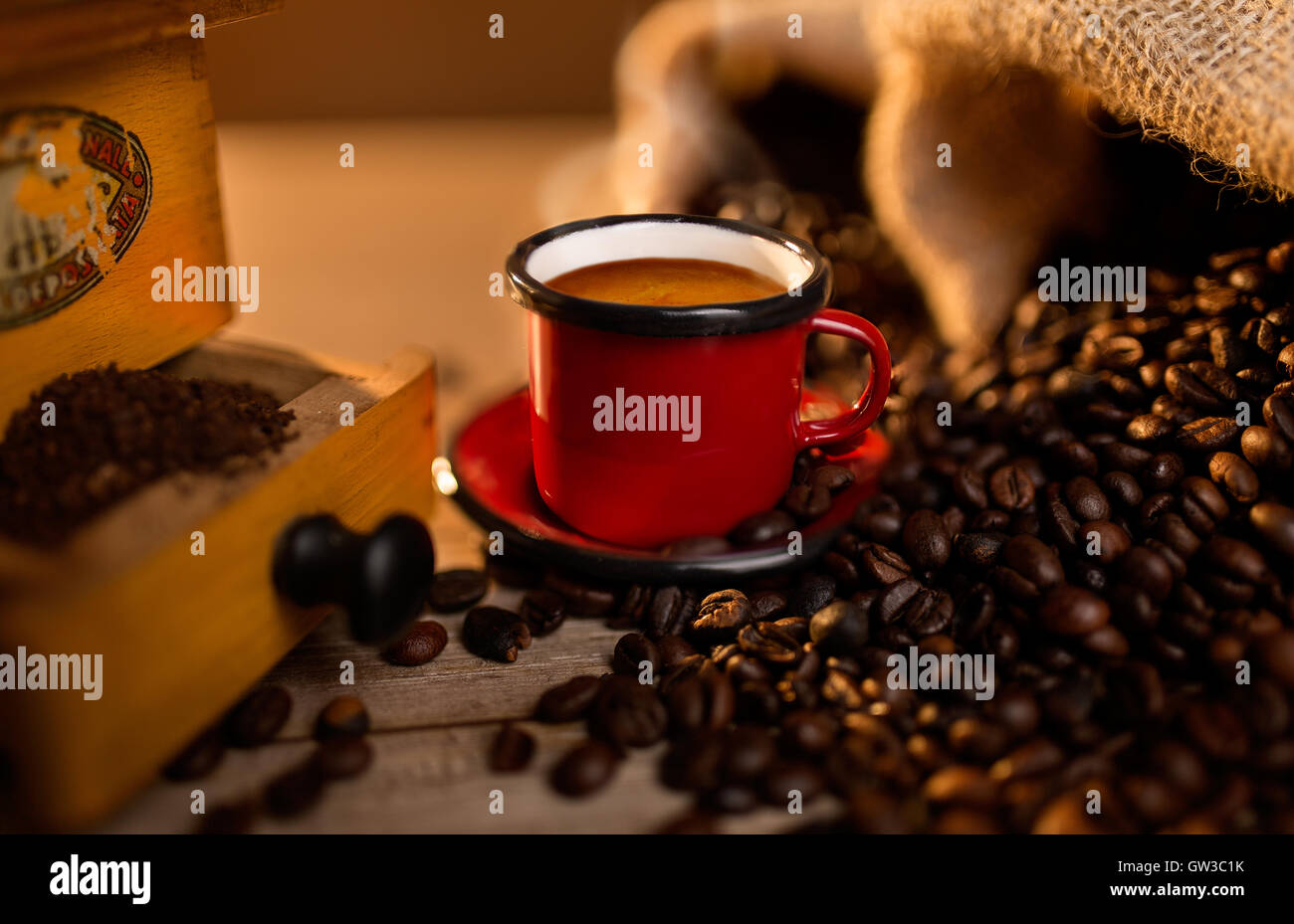 Red cup of coffee Stock Photo - Alamy