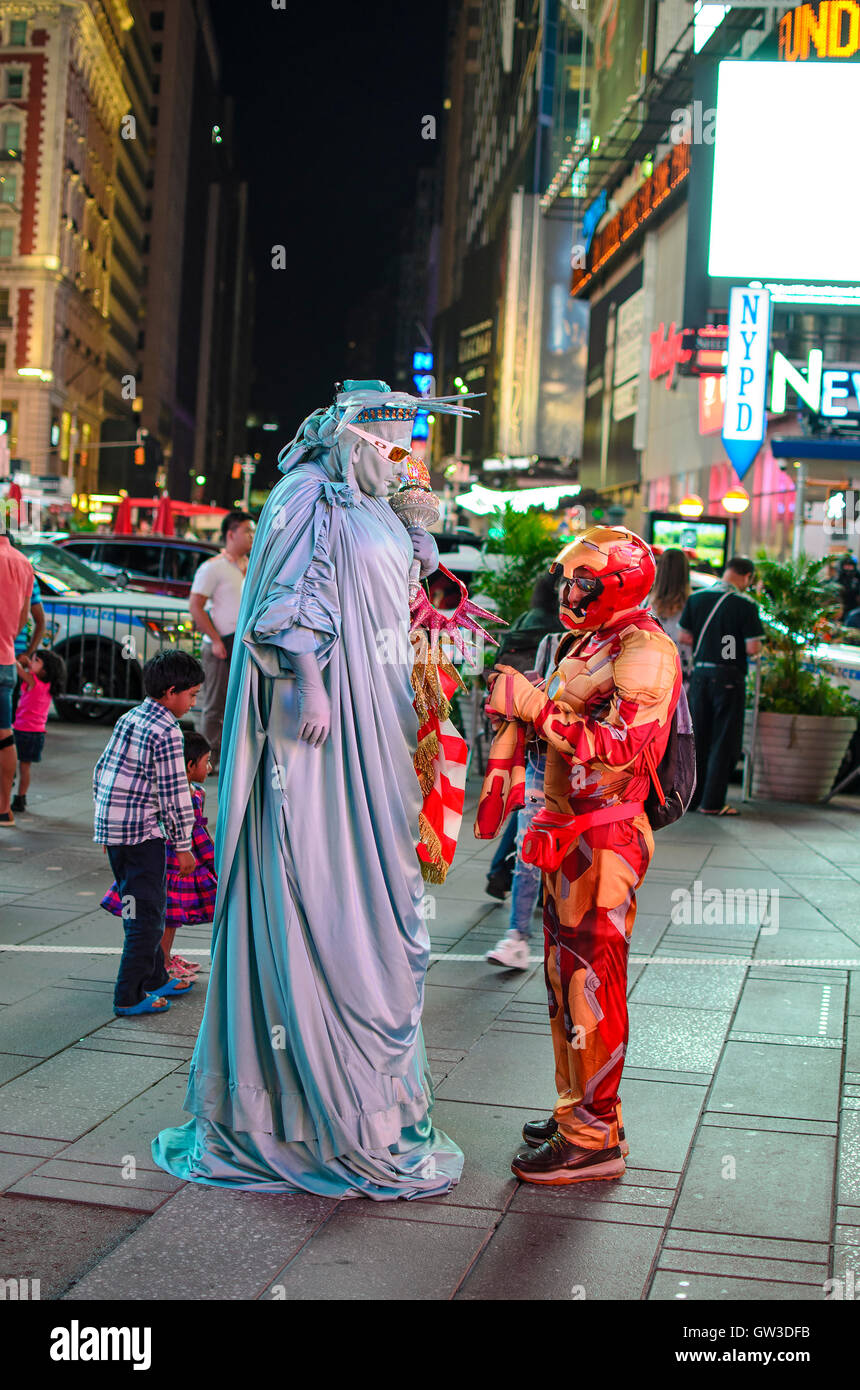 Costumed characters at Times Square in New York Stock Photo - Alamy