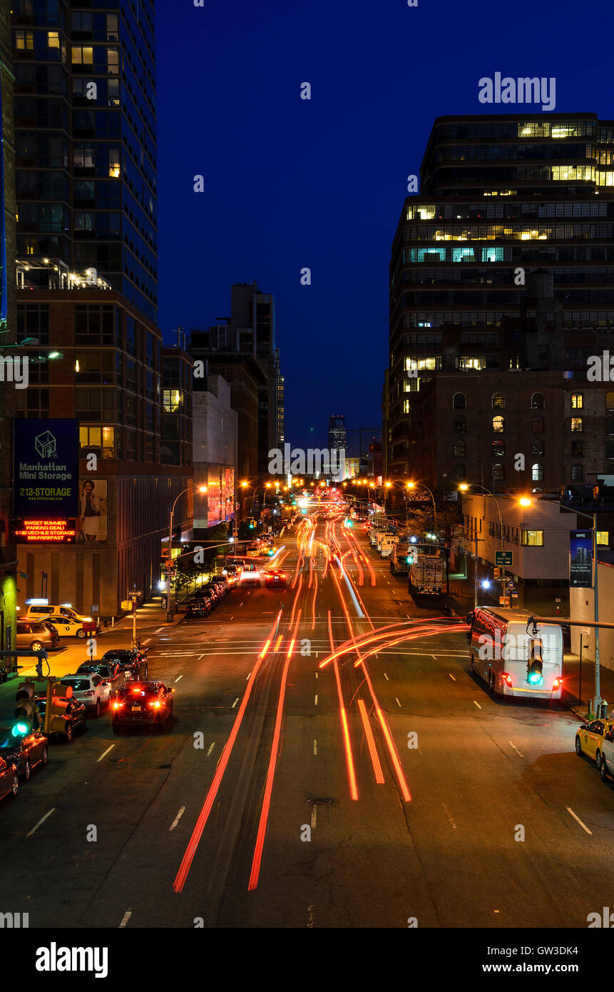 High line park at night nyc hi-res stock photography and images - Alamy
