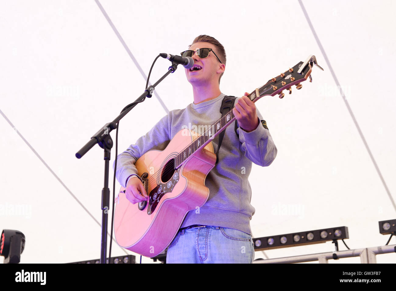 Joe Slater plays "The Freshly Squeezed Stage" Camper Calling, Ragley ...