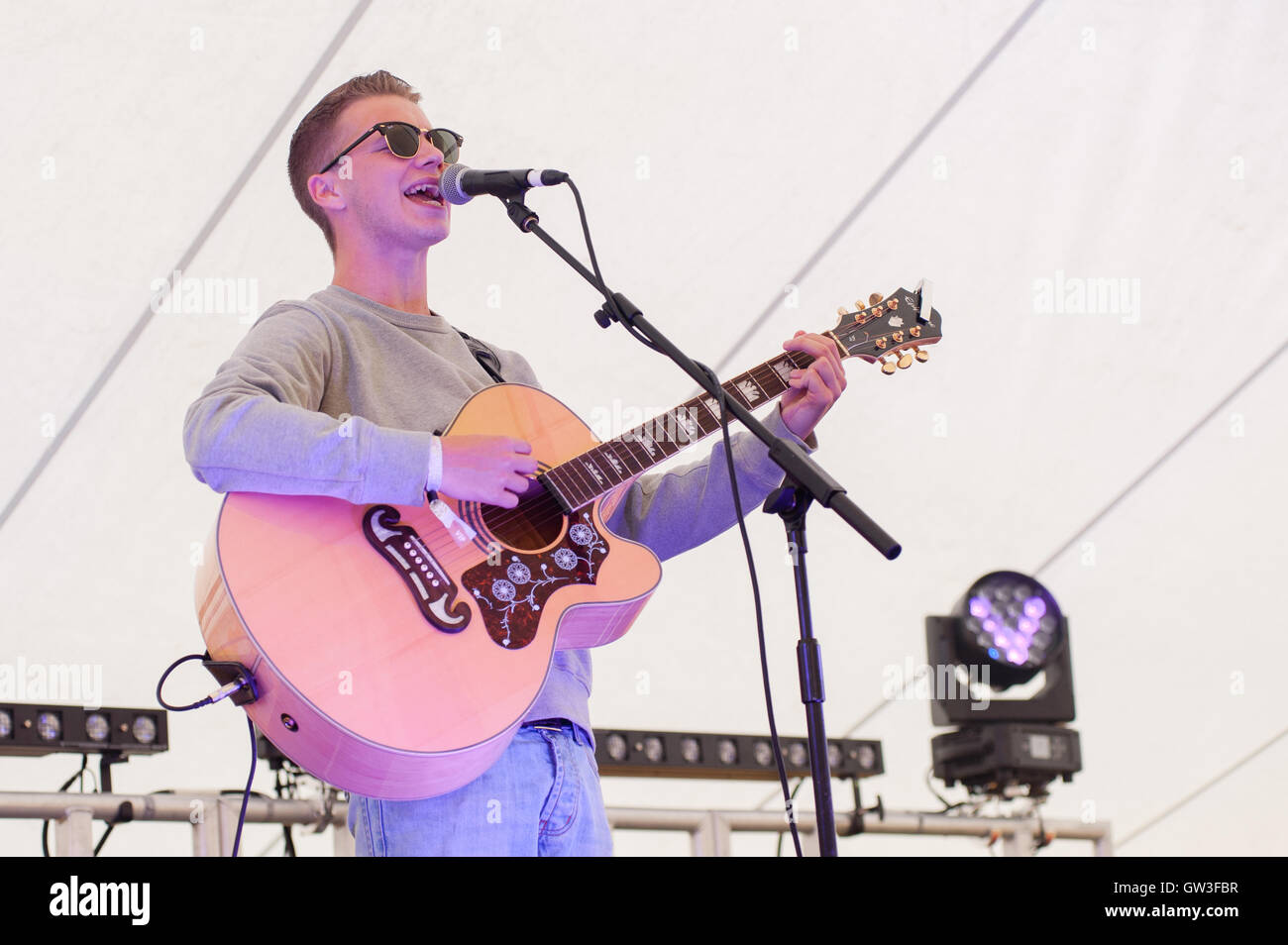 Joe Slater plays "The Freshly Squeezed Stage" Camper Calling, Ragley ...