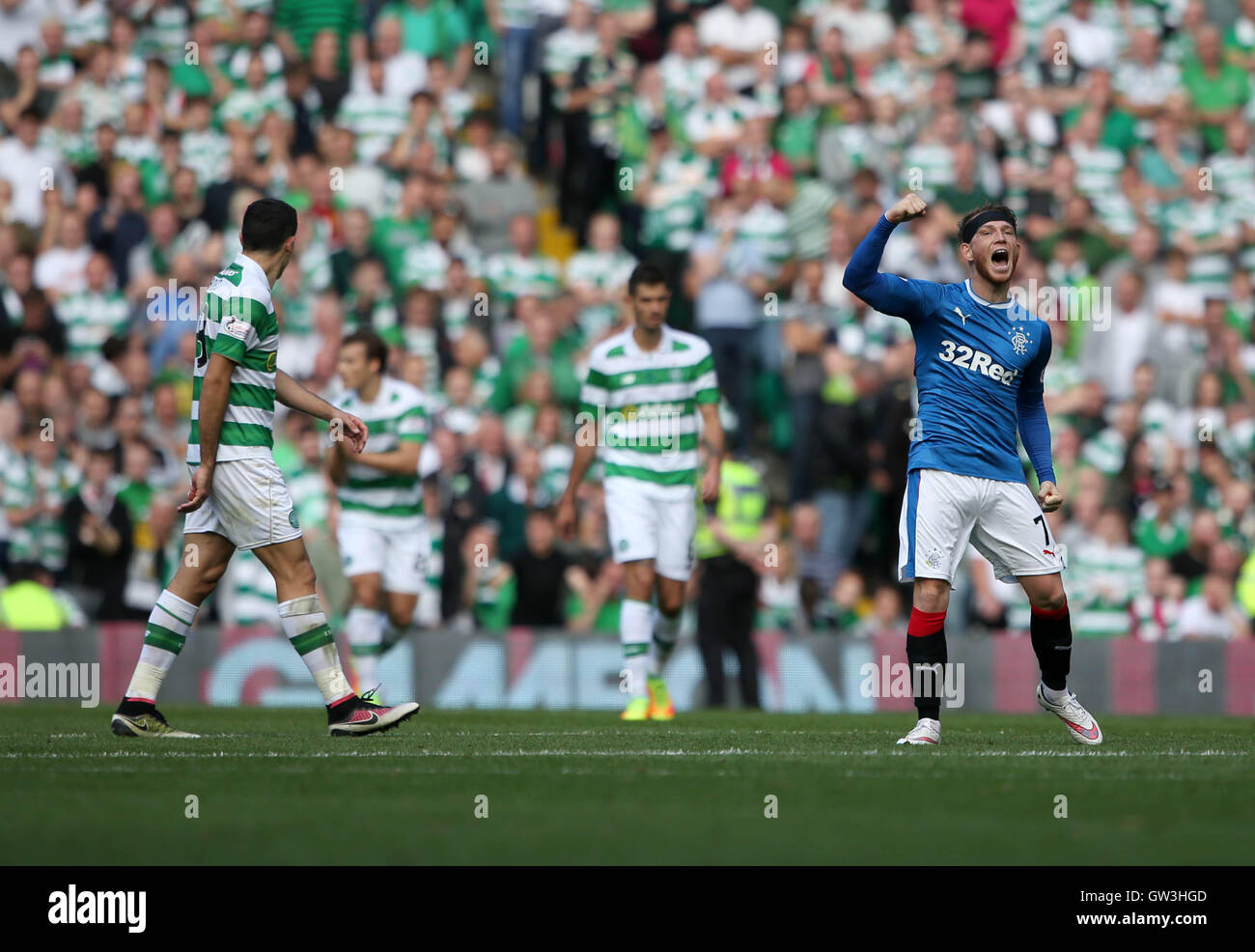 Rangers 1 celtic 2 hi-res stock photography and images - Alamy