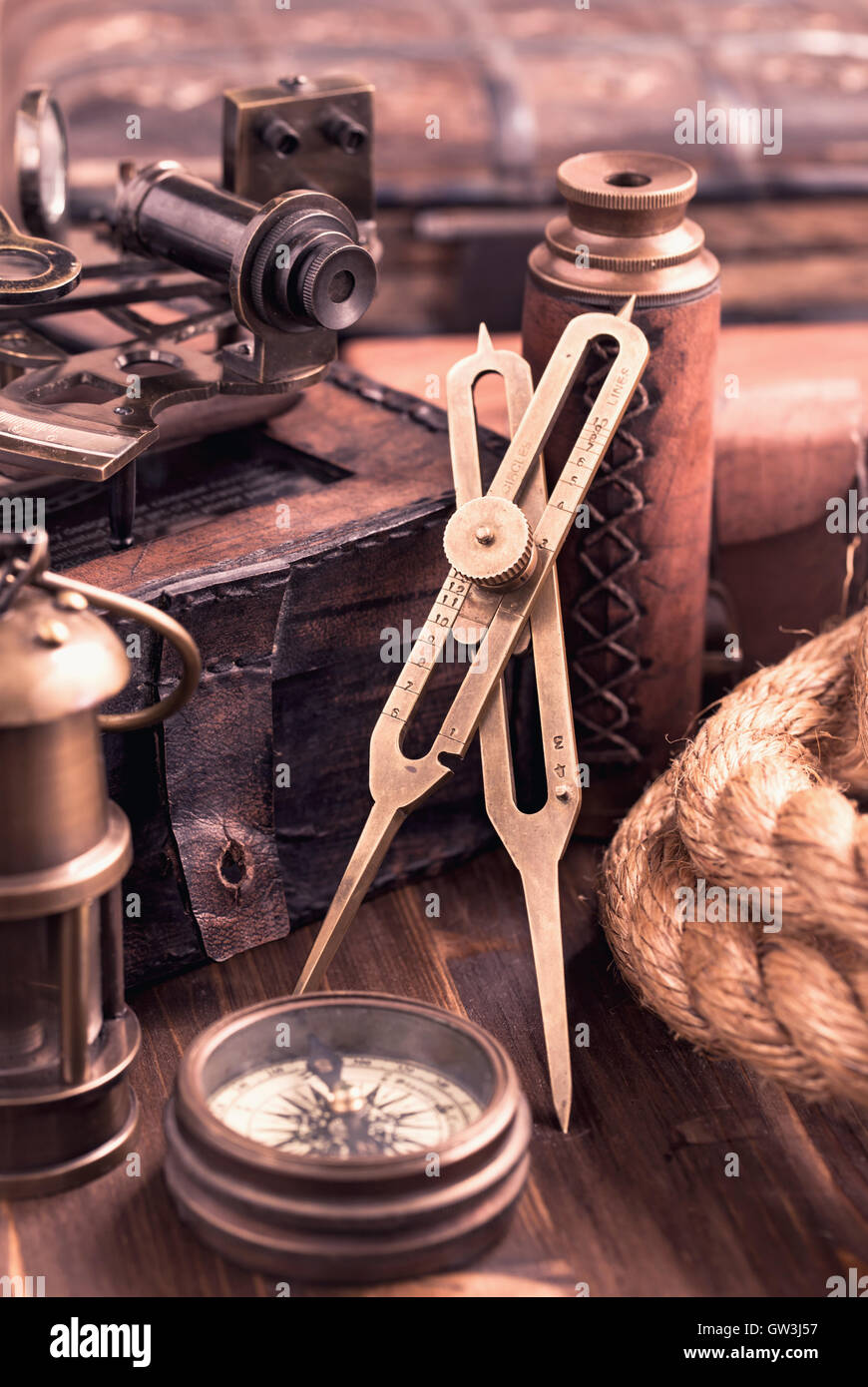 Nautical instruments hi-res stock photography and images - Alamy