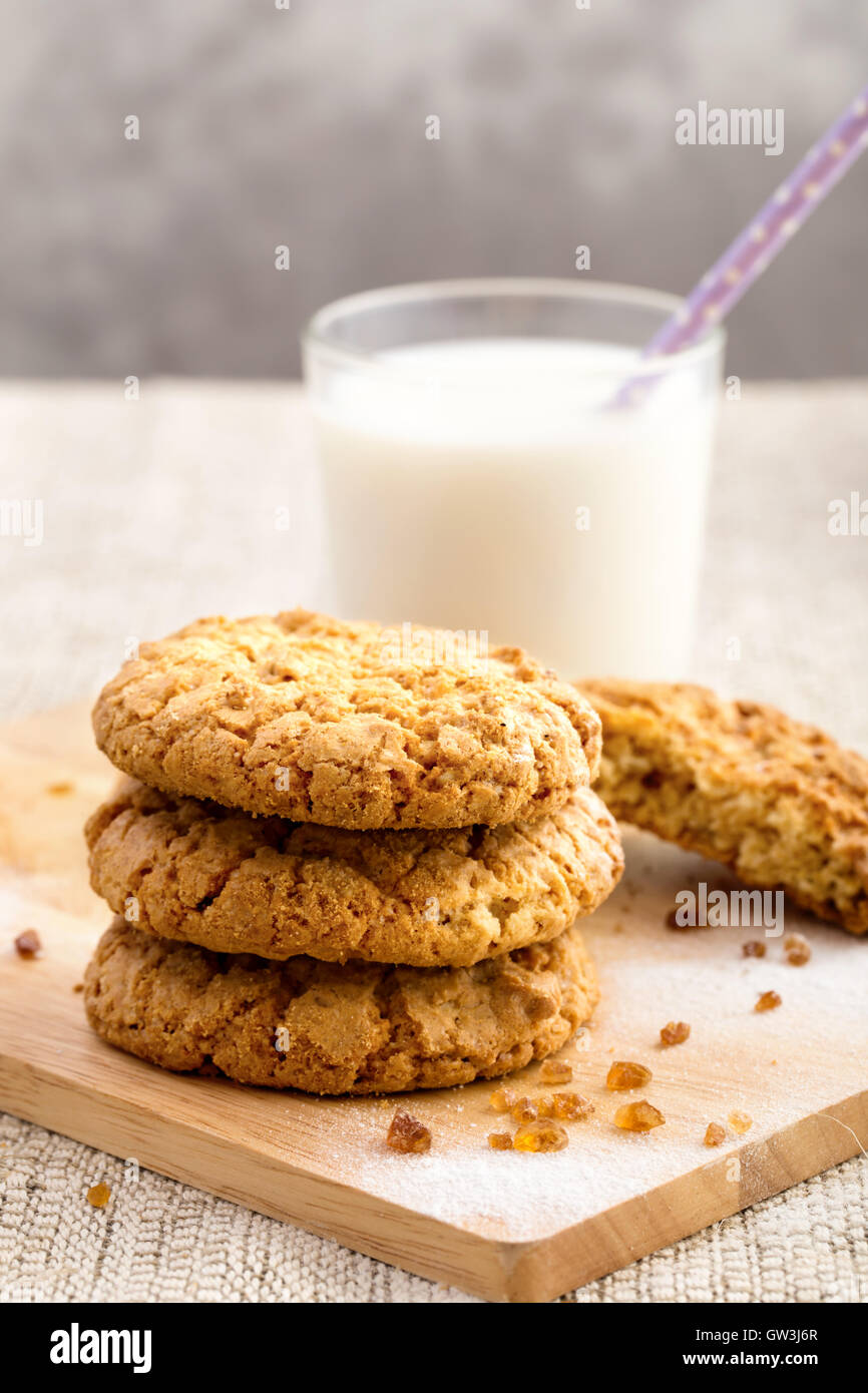 Oat cookies and milk Stock Photo - Alamy