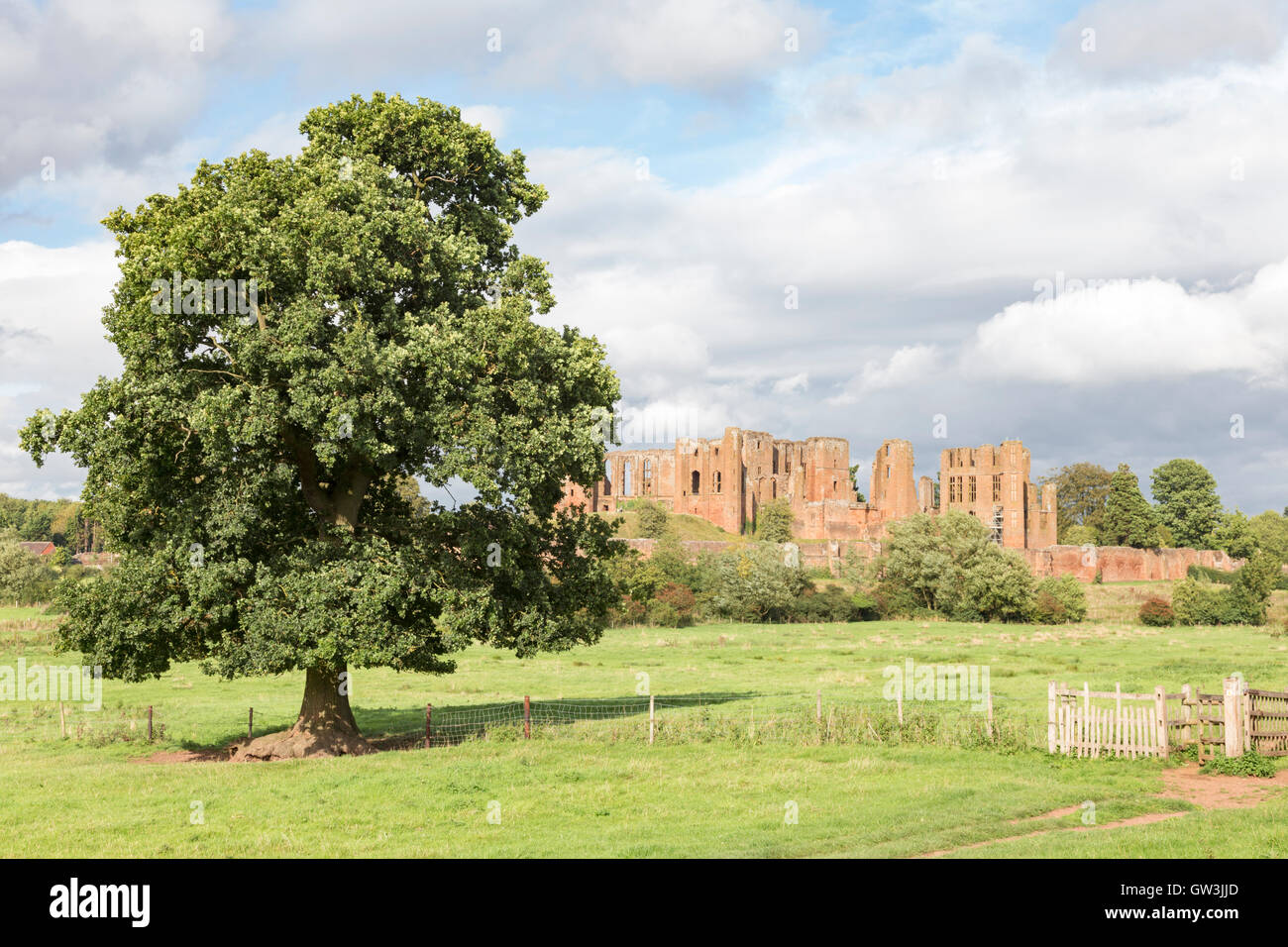 Kenilworth Castle, Kenilworth, Warwickshire, England, UK Stock Photo ...