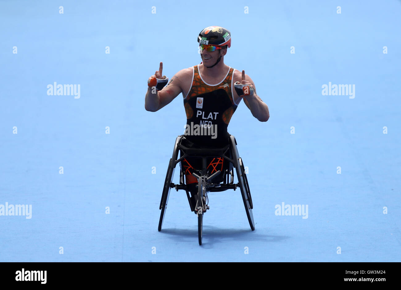 Netherland's Jetze Plat celebrates winning the Gold medal in the Men's ...