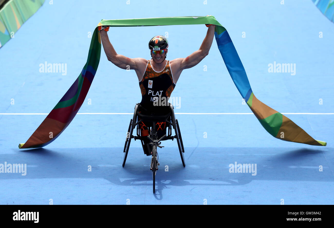 Netherland's Jetze Plat celebrates winning the Gold medal in the Men's ...