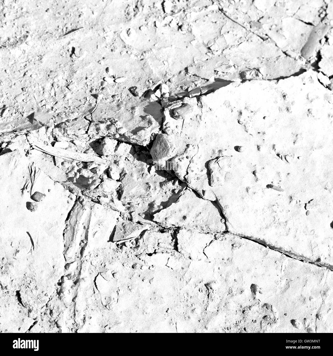 old desert and the abstract cracked sand texture in oman rub al khali ...