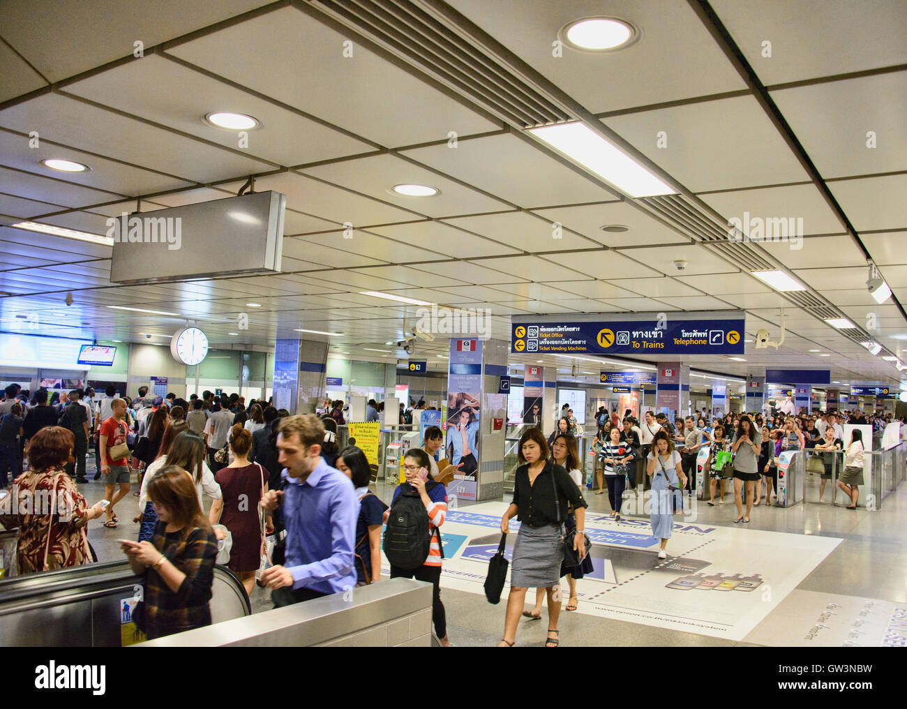Mrt bangkok hi-res stock photography and images - Alamy