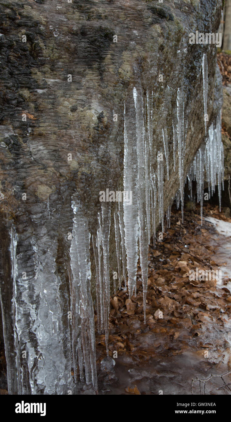 Icicle hanging from rock hi-res stock photography and images - Alamy