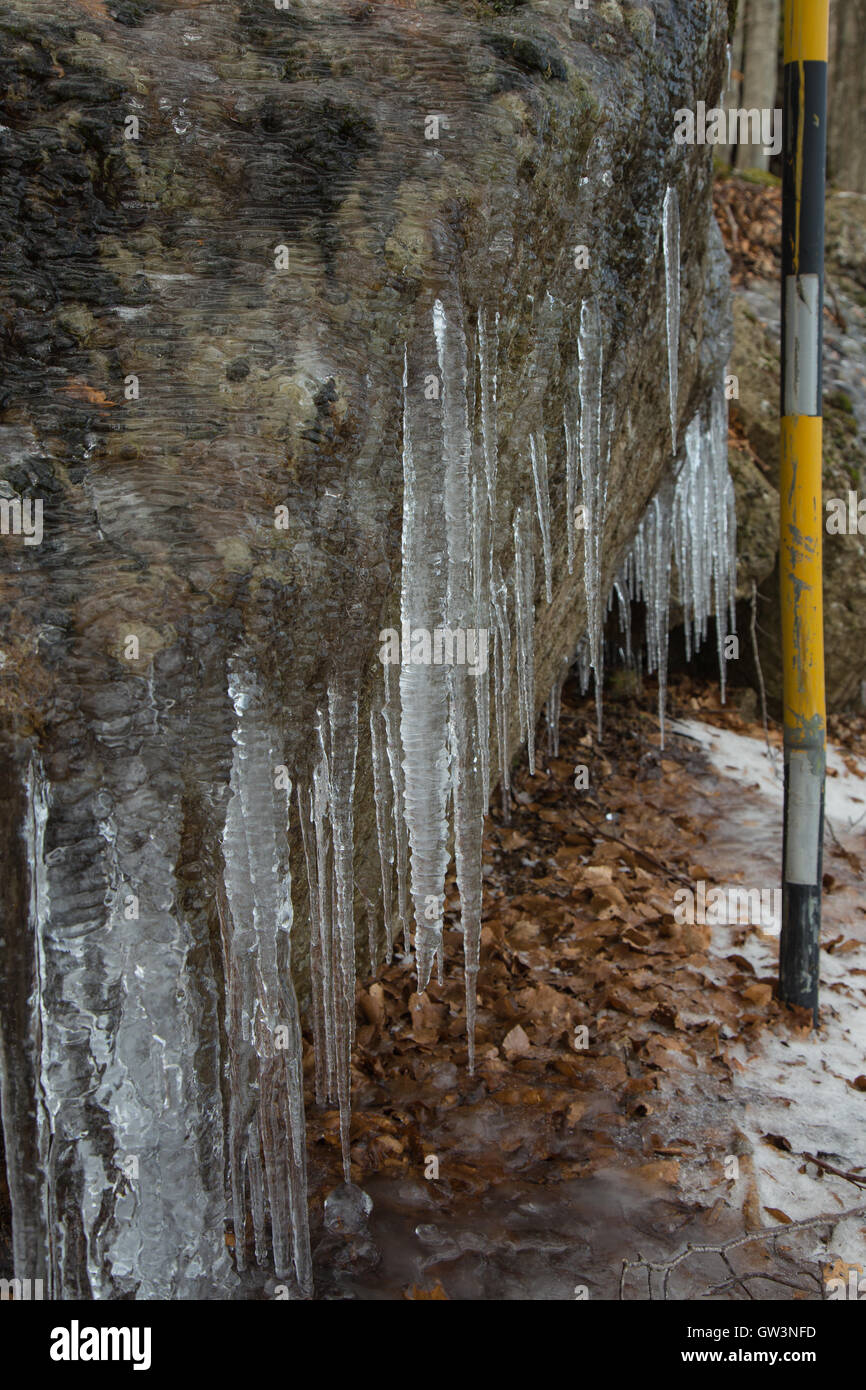 Icicle hanging from rock hi-res stock photography and images - Alamy