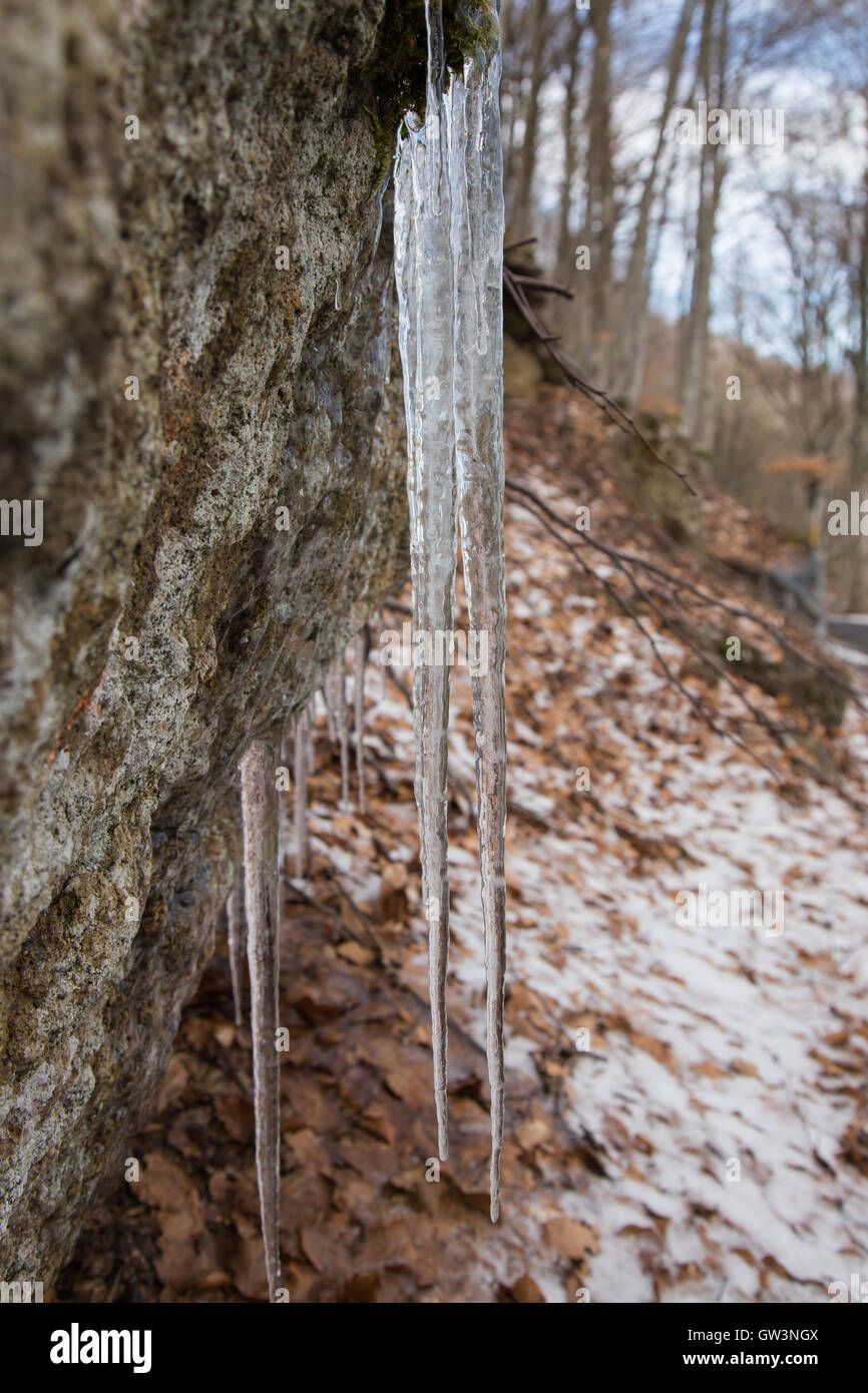 Icicles hanging from rocks hi-res stock photography and images - Alamy