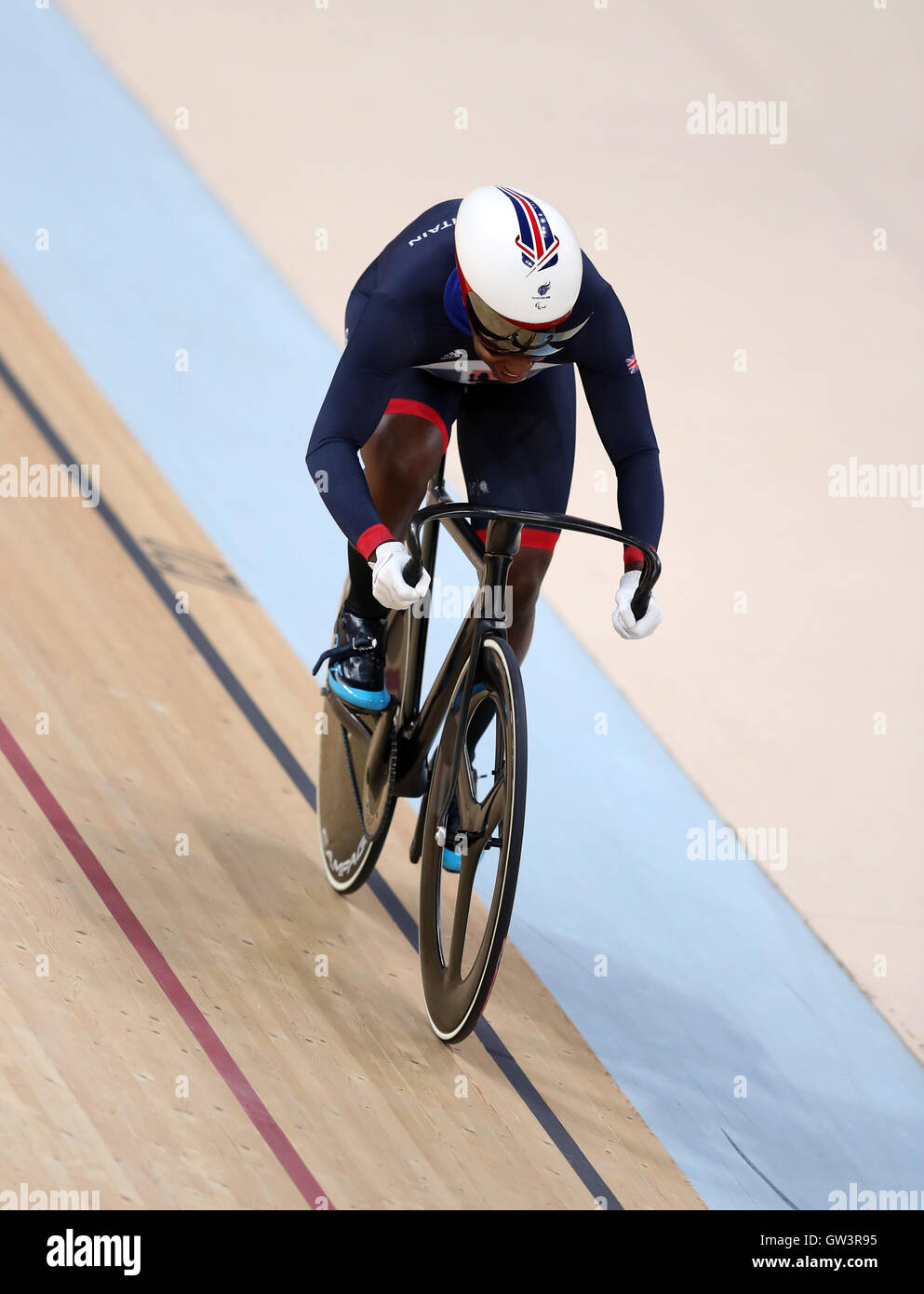 Great Britain's Kadeena Cox on her way to winning Gold in the Women's ...