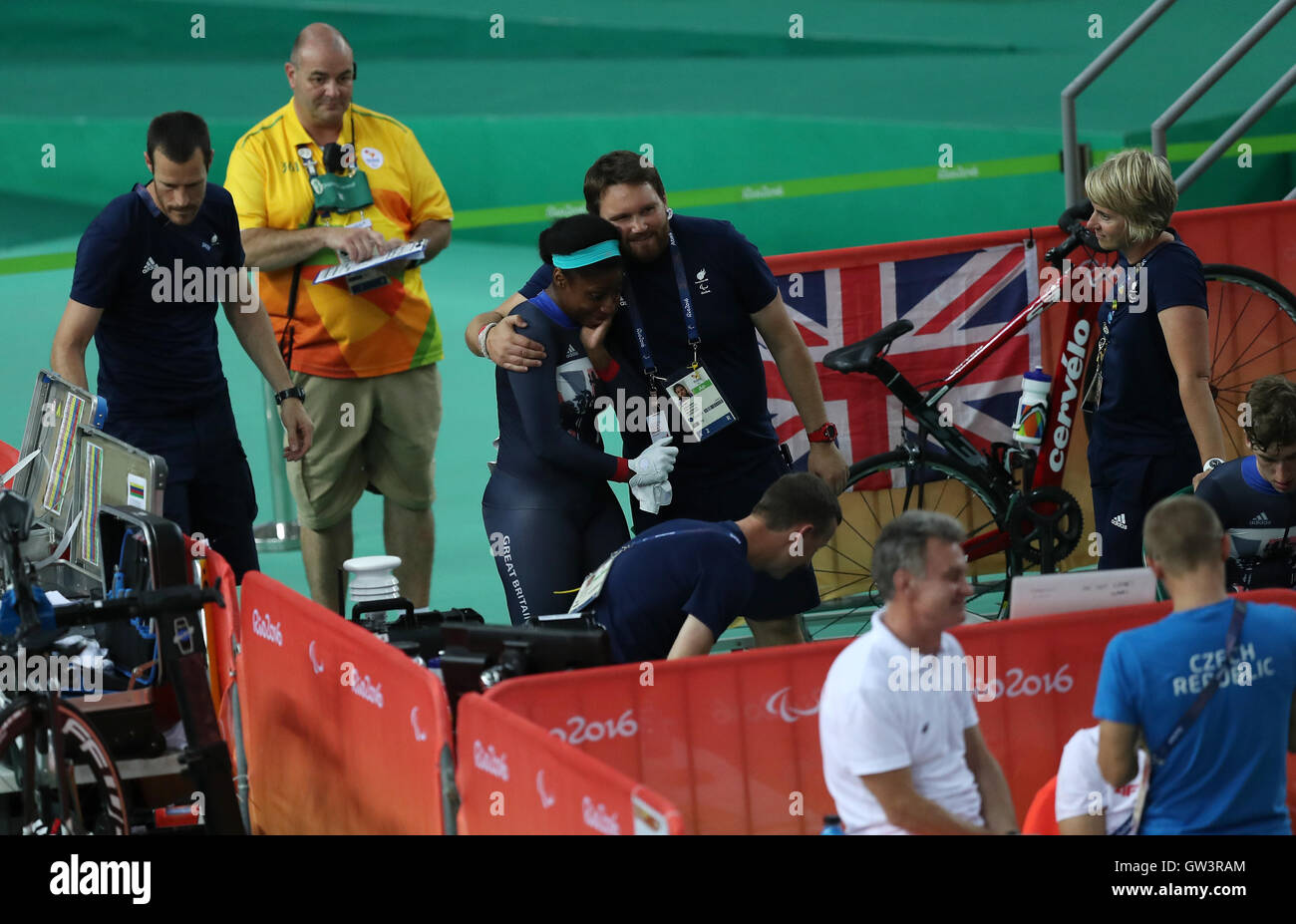 Great Britain's Kadeena Cox celebrates winning Gold in the Women's C4-5 ...