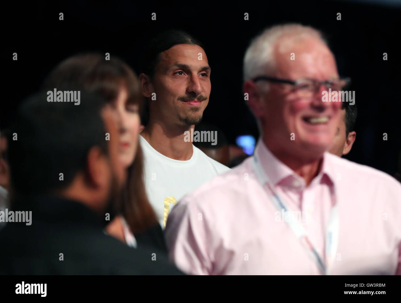 Zlatan Ibrahimovic in the crowd at The O2 Arena, London Stock Photo - Alamy
