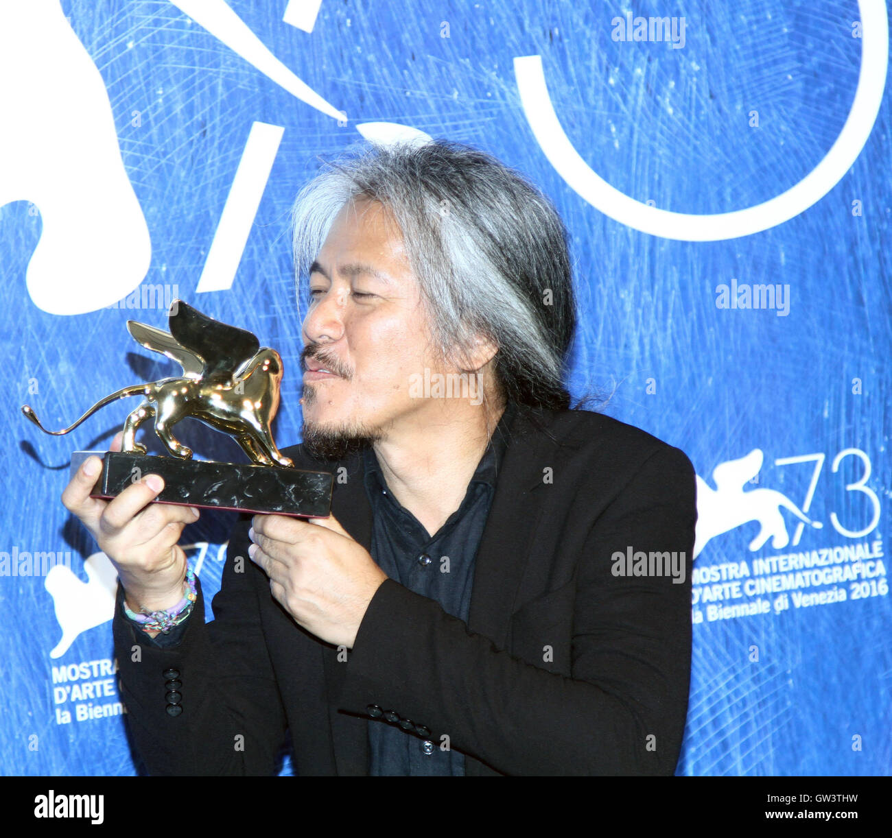 Venice, Italy. 10th Sep, 2016. Director Lav Diaz with Gold Lion for the ...
