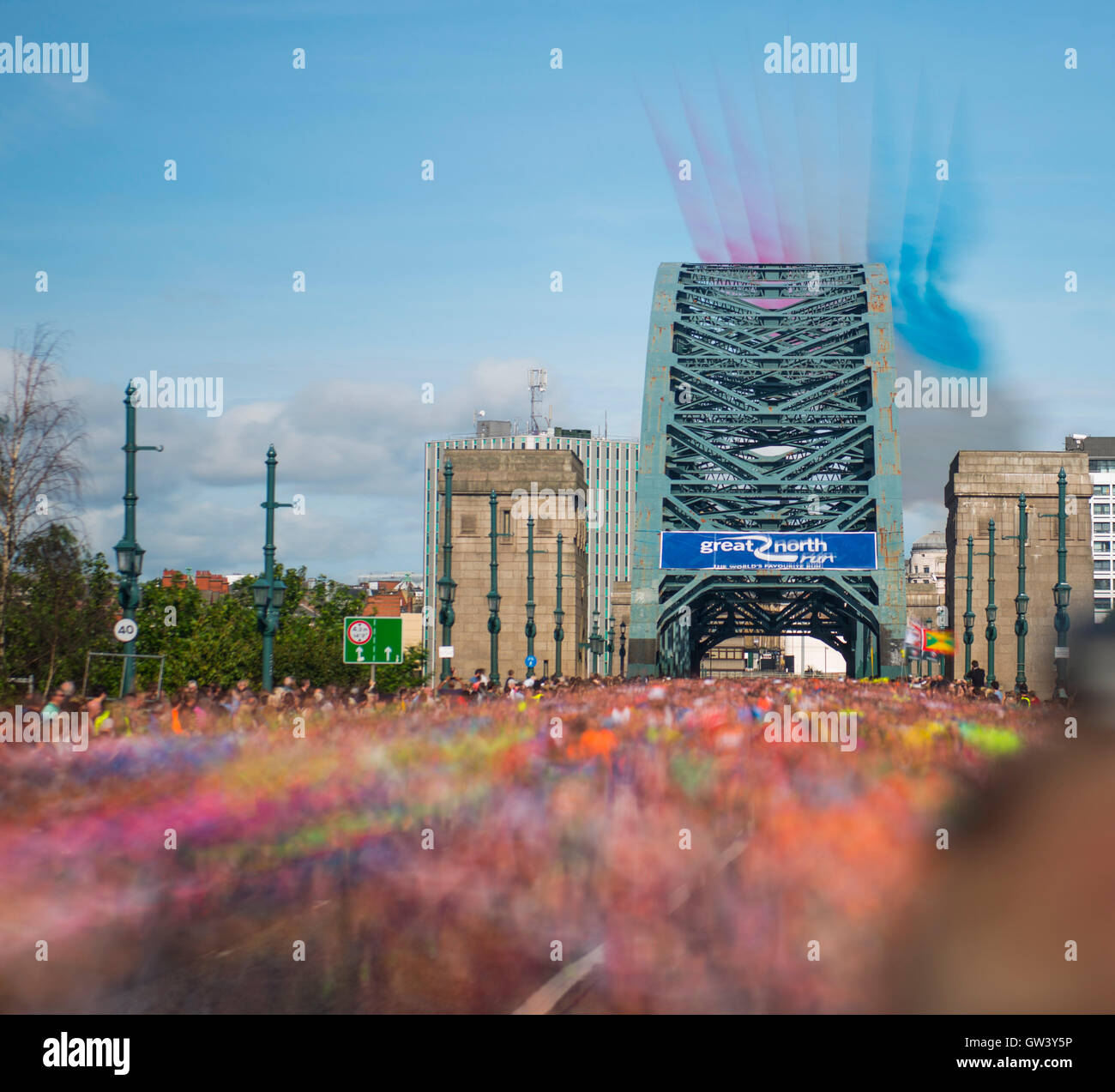Red arrows fly over tyne bridge hi-res stock photography and images - Alamy