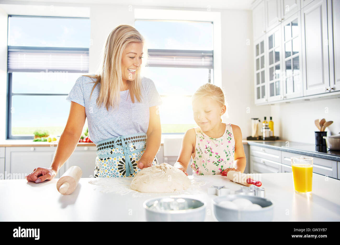 Happy mother and daughter baking hi-res stock photography and images ...