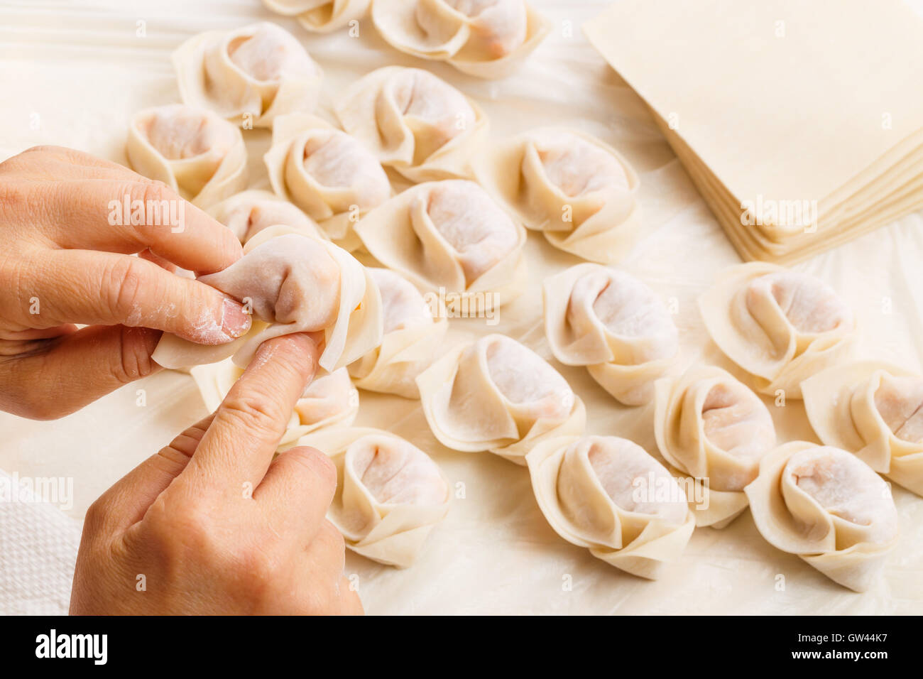 Making of Chinese dumpling Stock Photo - Alamy