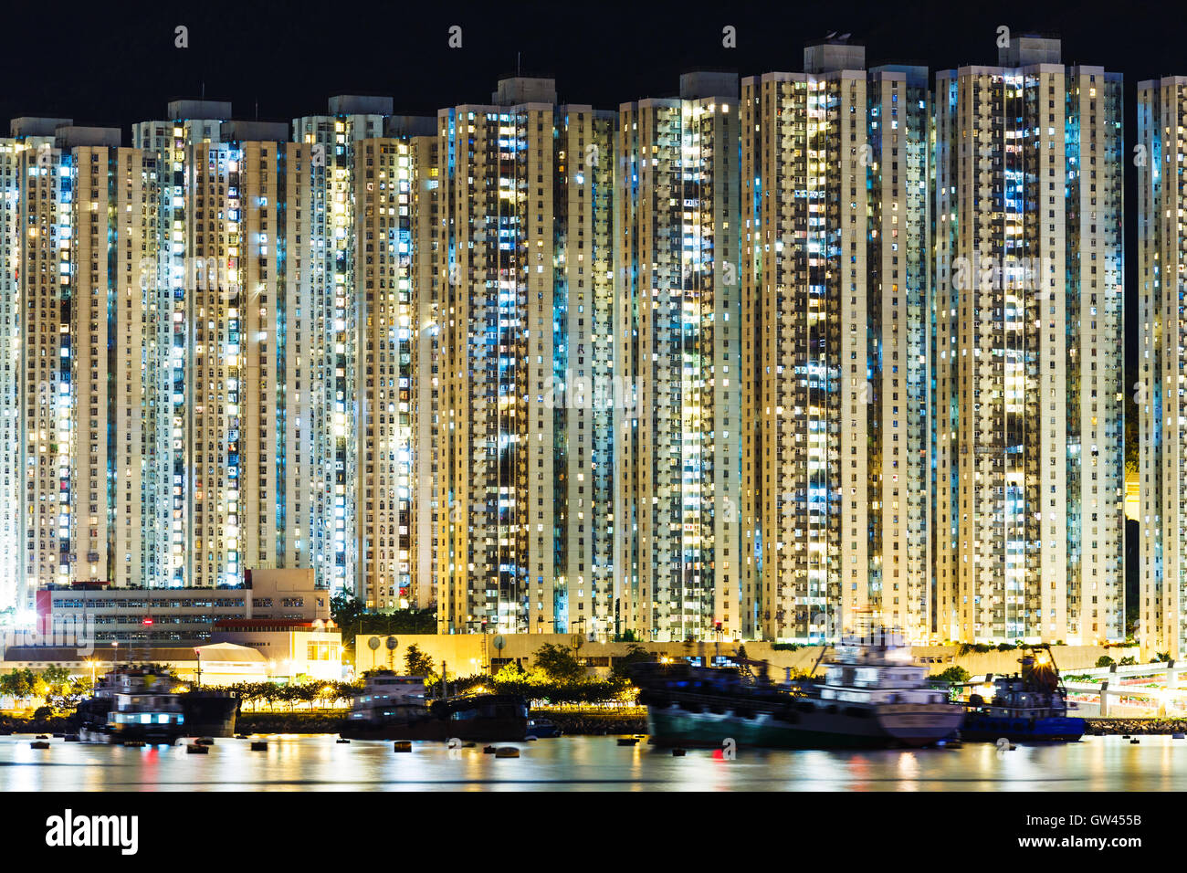 Overcrowded residential building in Hong Kong Stock Photo - Alamy