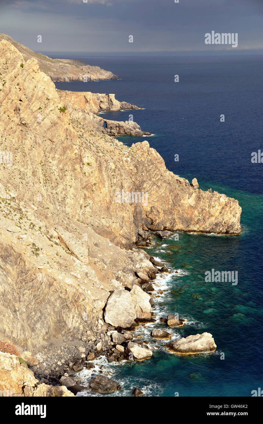 Greece cliffs hi-res stock photography and images - Alamy