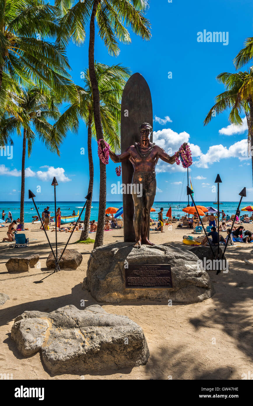 Duke Kahanamoku statue at Waikiki beach, Honolulu, Hawaii, USA Stock ...
