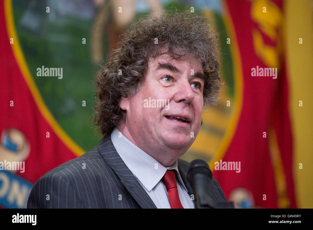 Chris Skidmore, NUM Yorkshire branch chairman, speaks at a rally, held ...