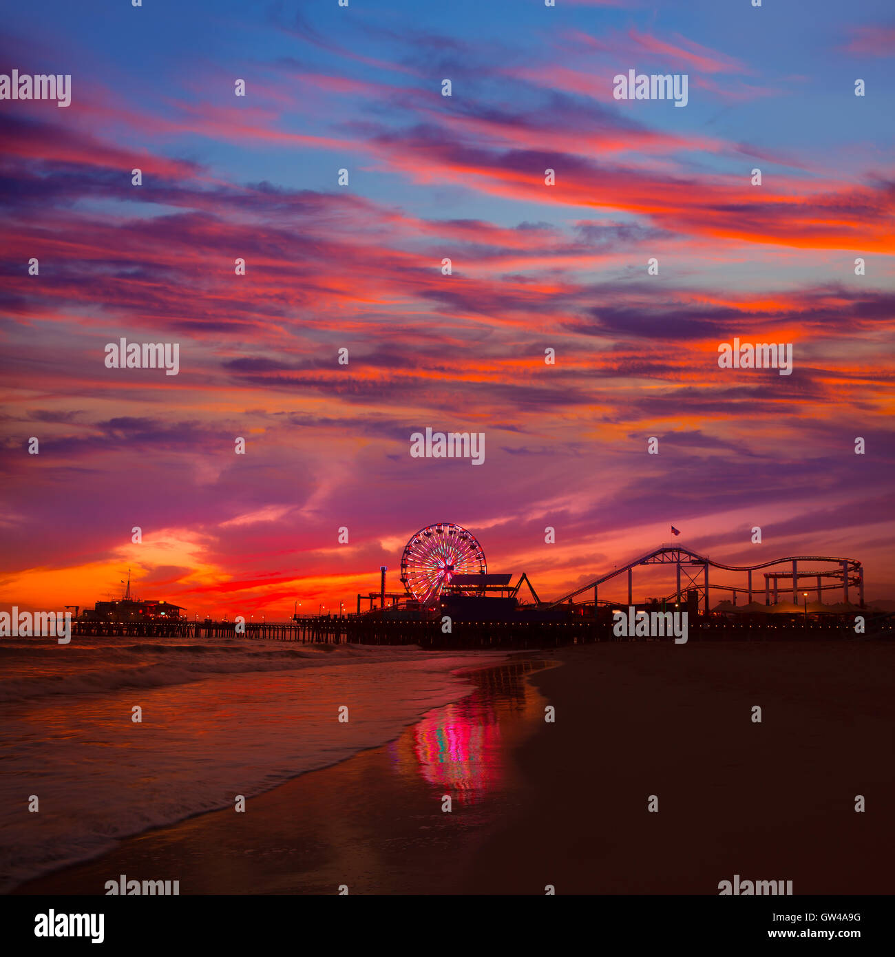 Santa Monica California sunset on Pier Ferrys wheel Stock Photo - Alamy