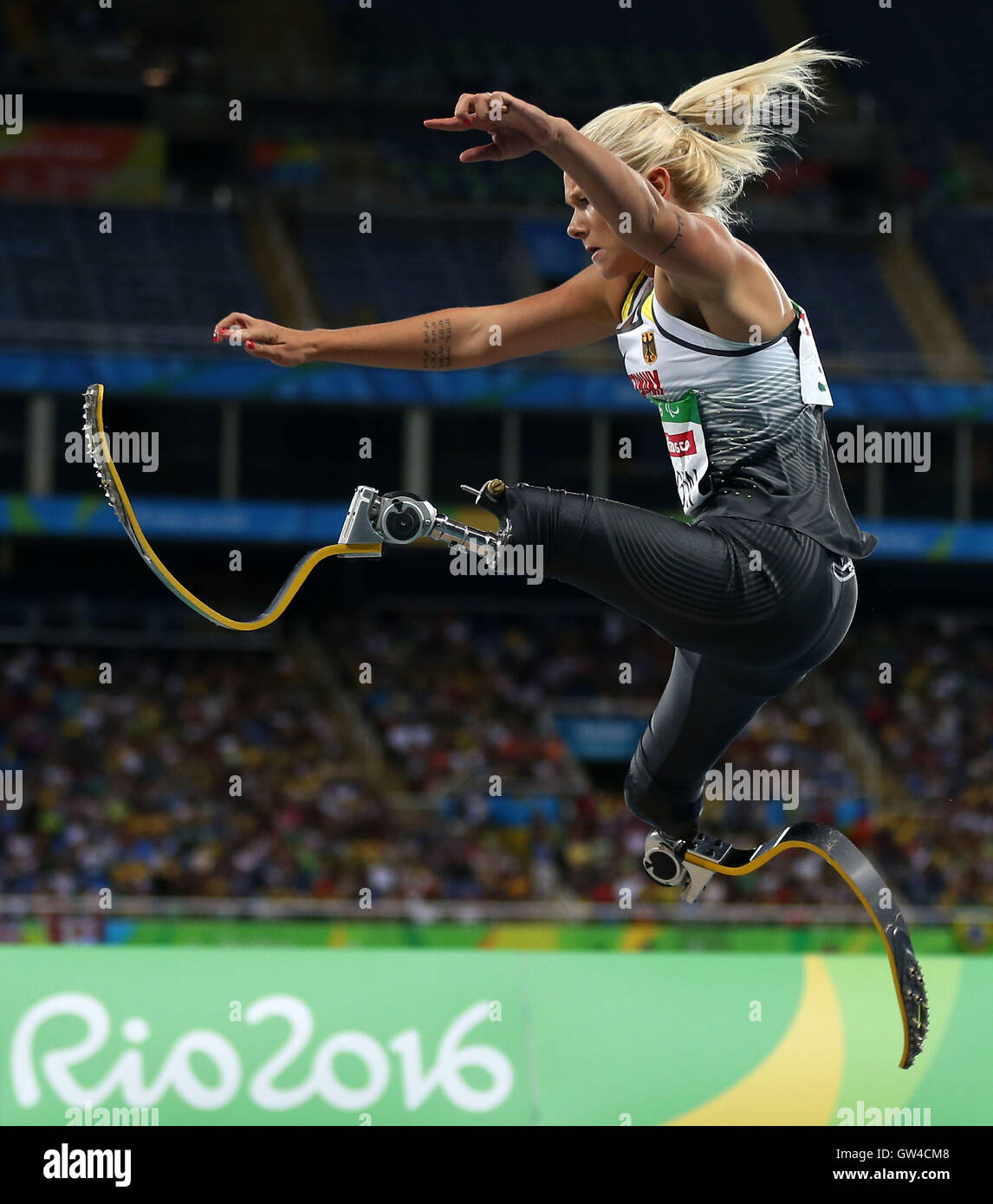 Rio De Janeiro, Brazil. 10th Sep, 2016. Vanessa Low of Germany competes ...