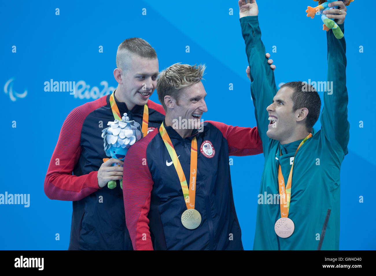 Rio De Janeiro, Brz. 10th Sep, 2016. Men's S11 400-meter freestyle gold ...
