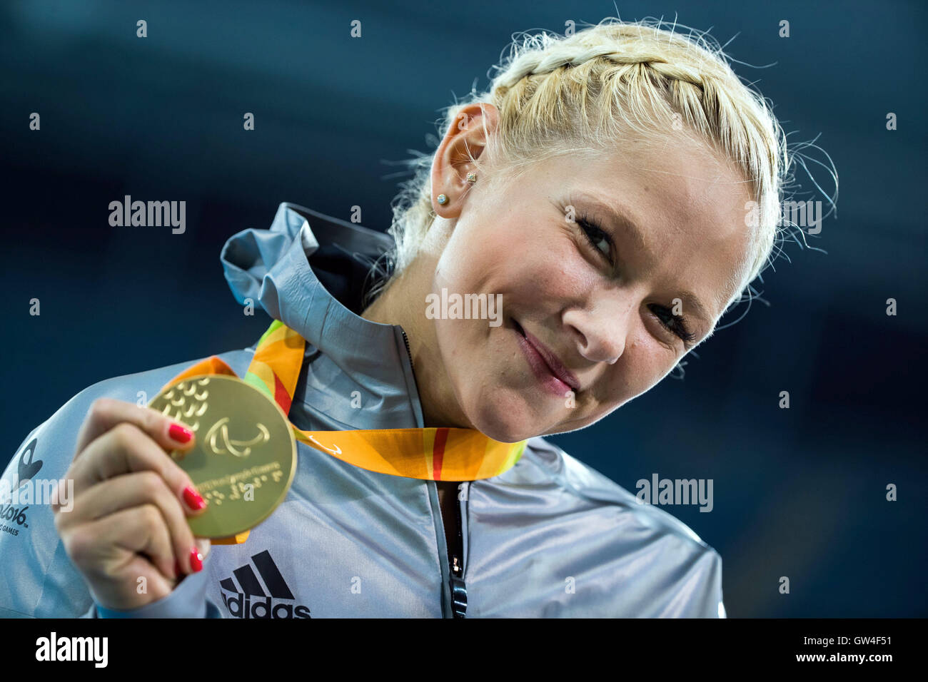 Vanessa Low of Germany celebrates the gold medal in the Women`s Long ...