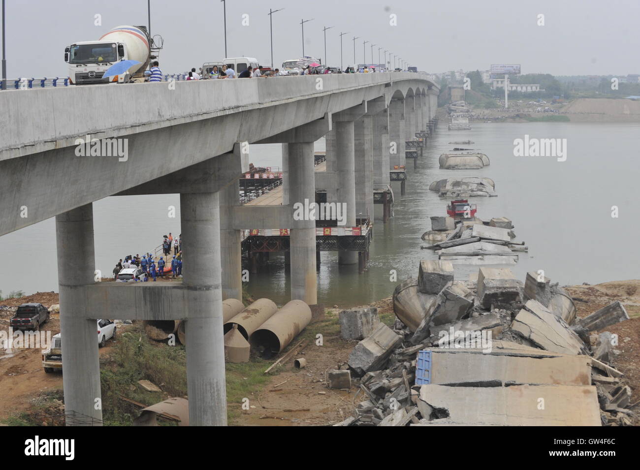Taihe, China's Jiangxi Province. 11th Sep, 2016. The collapsed bridge ...