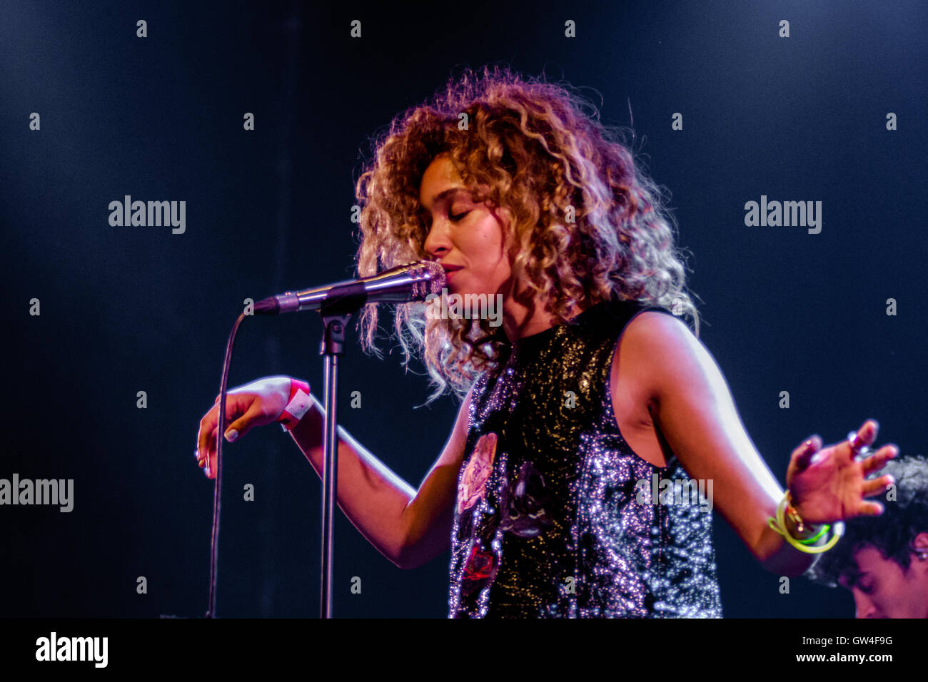 Izzy bizu hi-res stock photography and images - Alamy